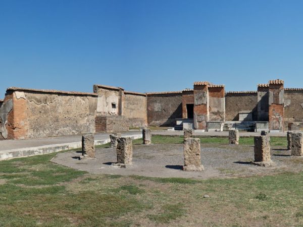 The Past of Herculaneum and Pompeii - Pompeii Archaeological Park