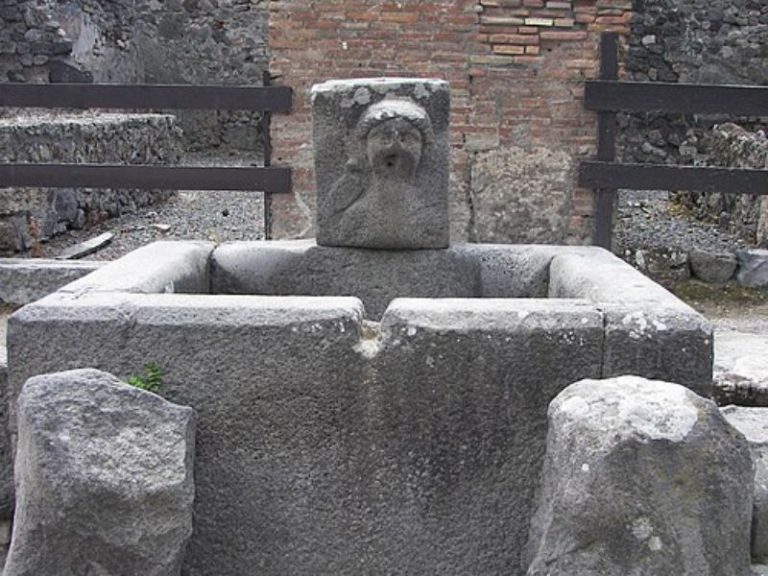 The Ingenious Sanitation System and Water Supply in Pompeii - Pompeii ...